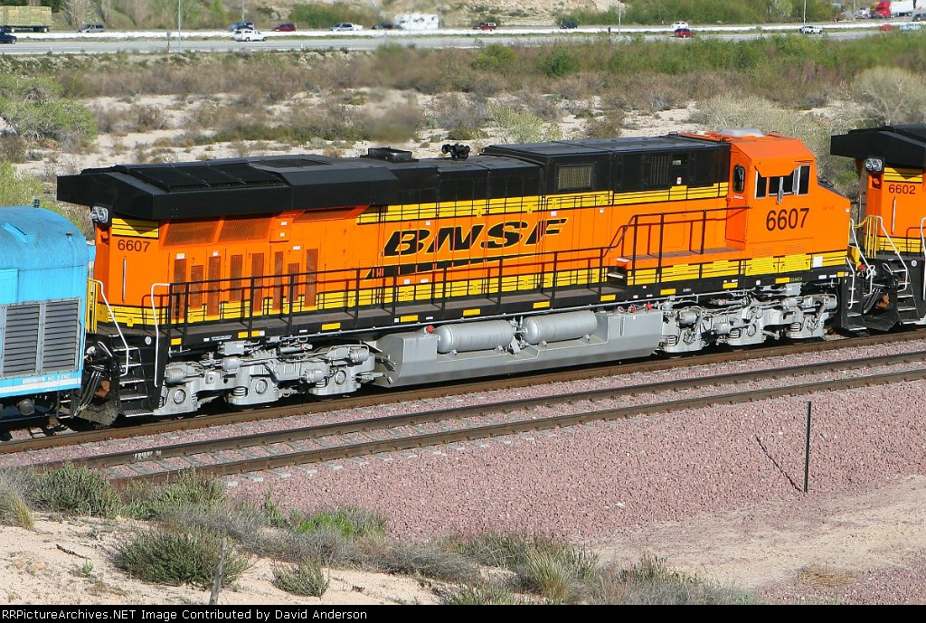 BNSF 6607